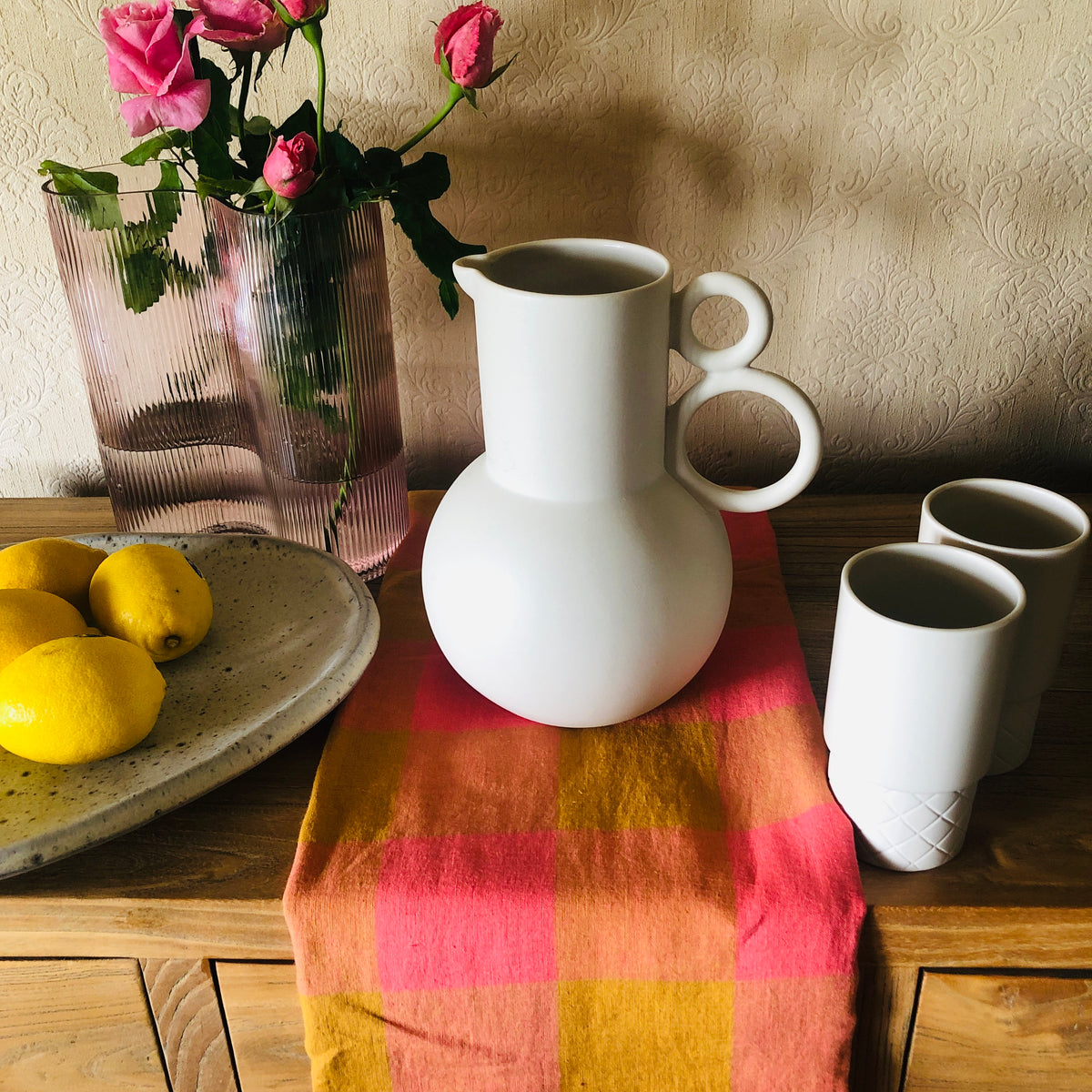 Large Circle 8 Jug – Two Red Doors